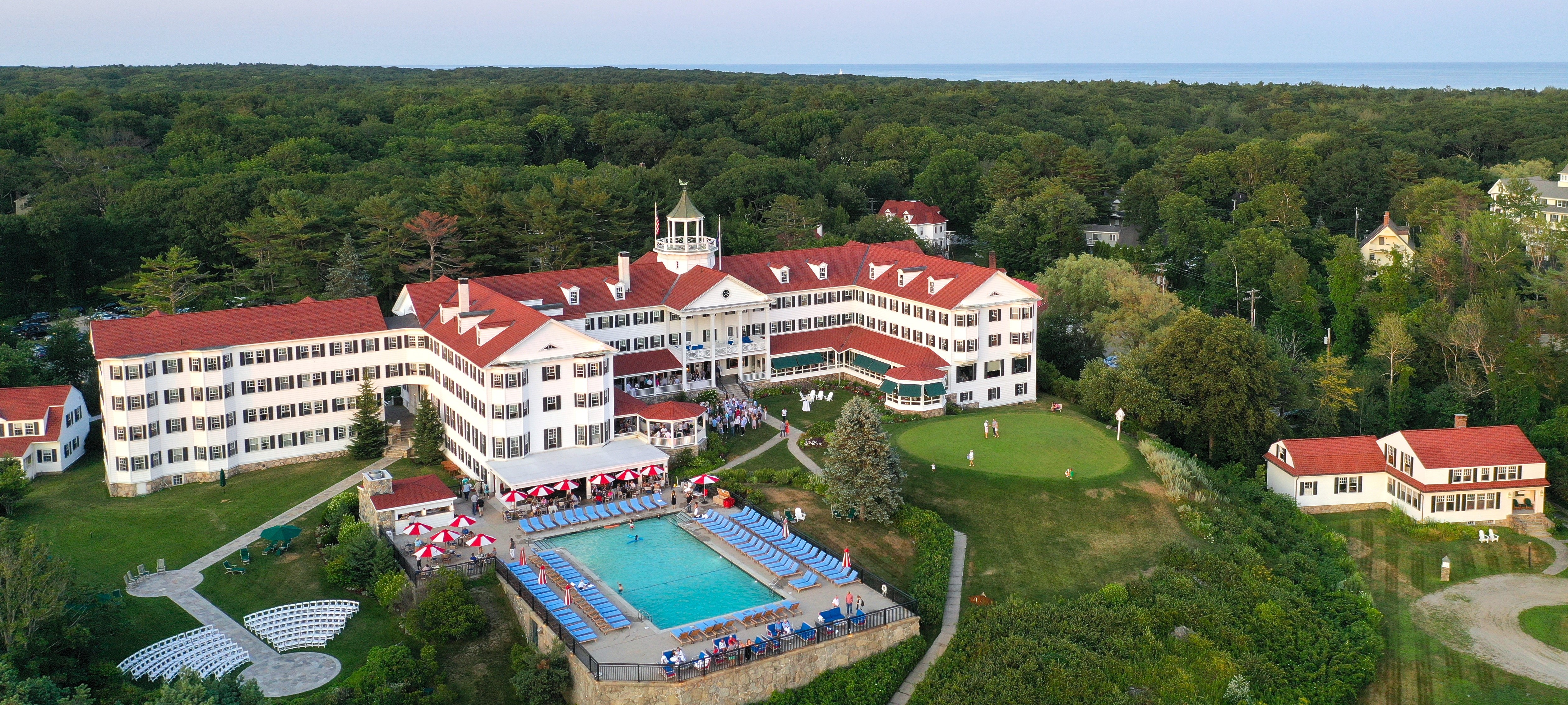 Historic New England Oceanfront Resort | Colony Hotel Maine